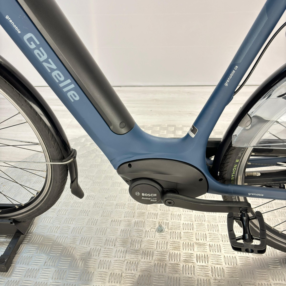 Gazelle Grenoble C8 | 8400km | 400wh, blauw - E-Bike Friesland